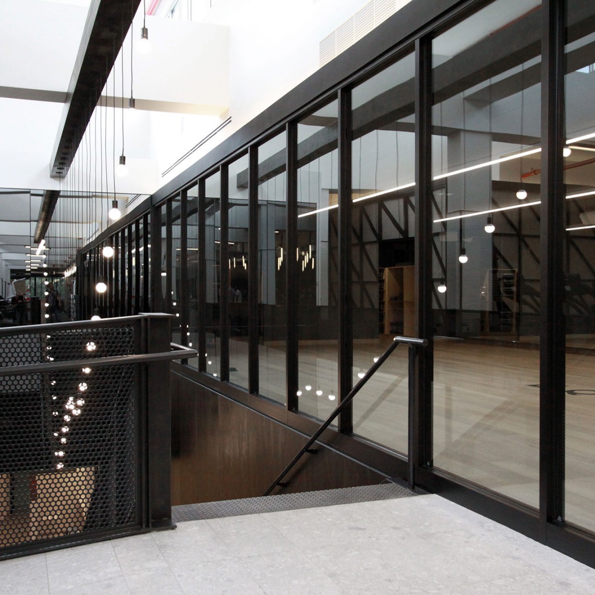 Diversified Glass & Storefronts - Manhattan and all 5 boroughs